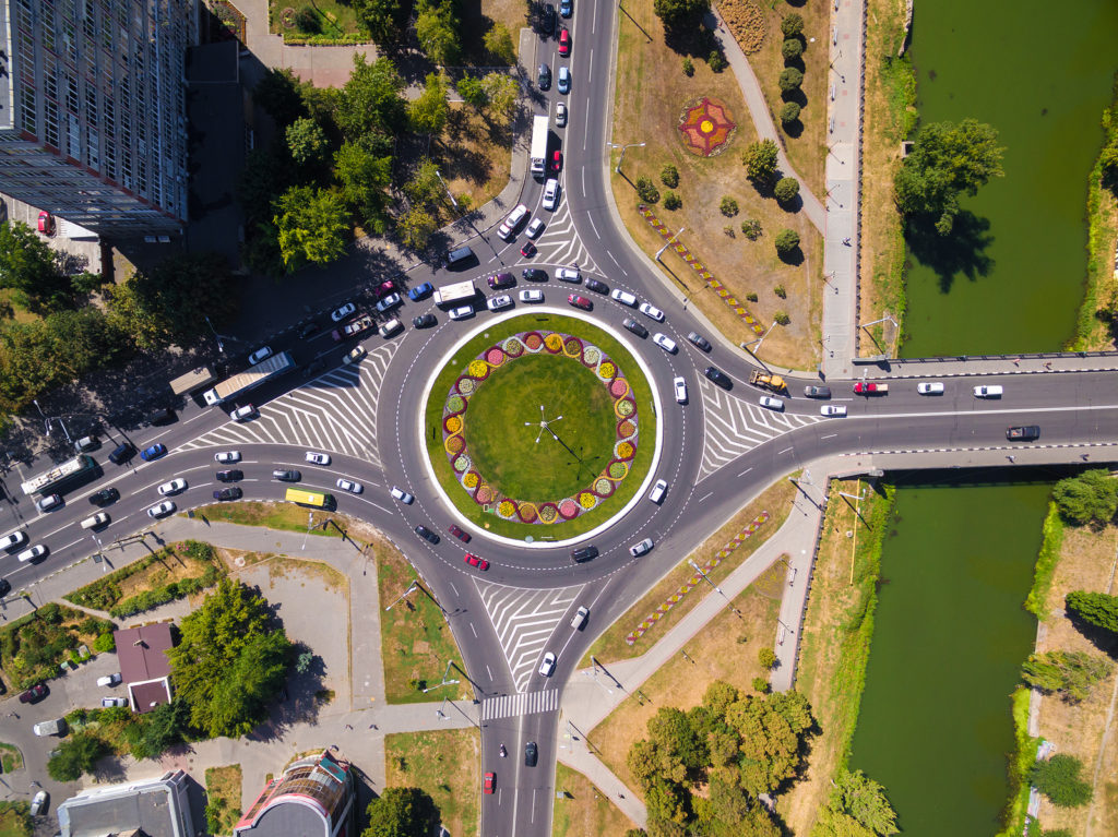 Everything You Need to Know About Navigating a Roundabout | Fix Auto USA